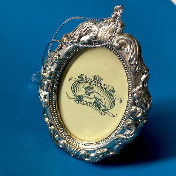 Vintage | Accents | Y2k Vtg Picture Frame Or Ornament | Poshmark